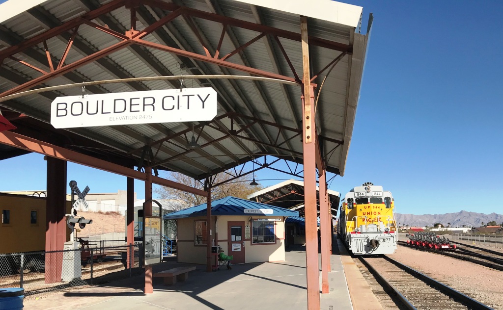 2012 – USA – “The Train that built a Dam” – Trains To Beyond