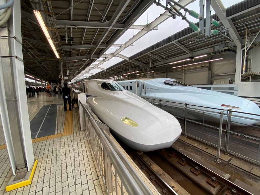 Shin-Osaka – Trains To Beyond