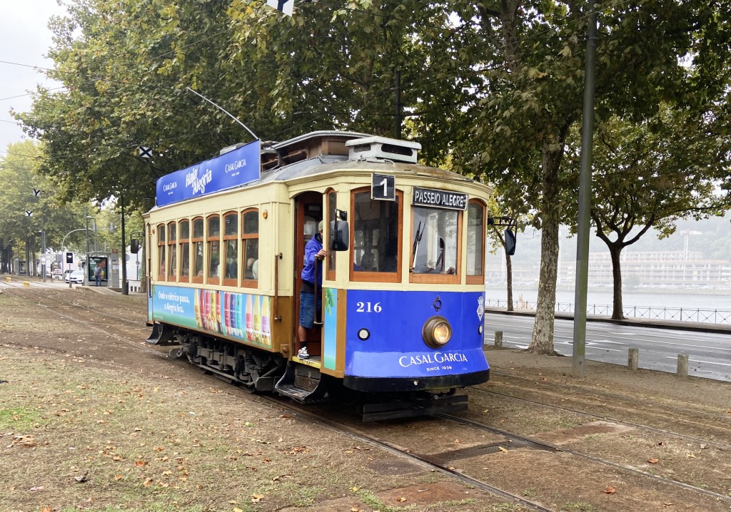 By Tramway – Trains To Beyond